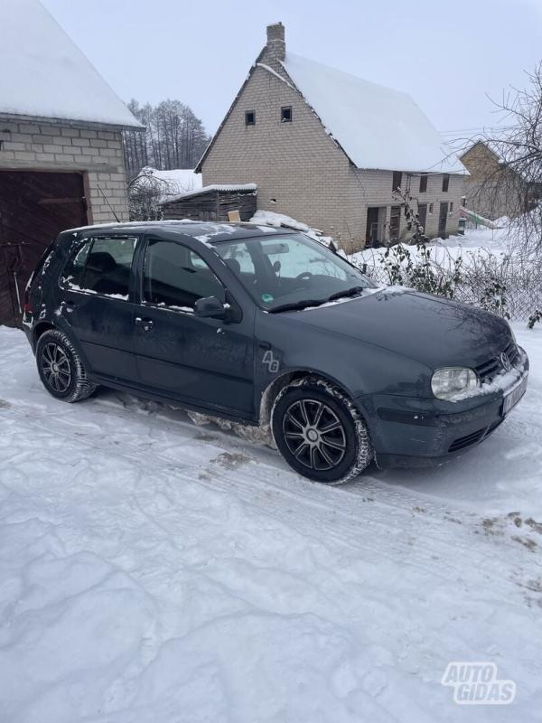 Grey Volkswagen Golf 2001 in Marijampole, with an engine capacity of 1.60 L and mileage of 240 thousand km for 800 €, photo 1 on AUTOMOTO.COM.LV