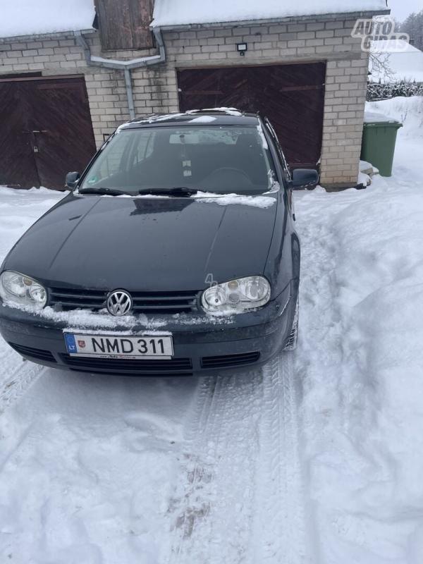 Grey Volkswagen Golf 2001 in Marijampole, with an engine capacity of 1.60 L and mileage of 240 thousand km for 800 €, photo 2 on AUTOMOTO.COM.LV