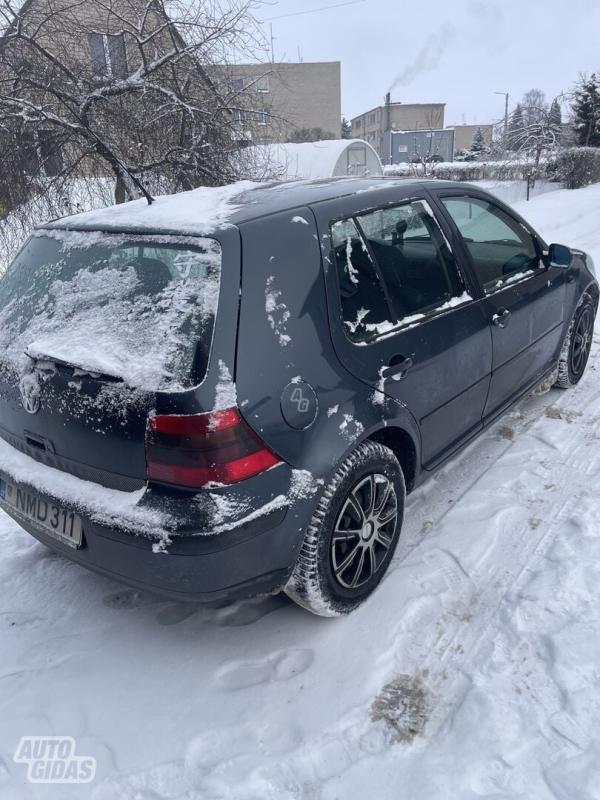Grey Volkswagen Golf 2001 in Marijampole, with an engine capacity of 1.60 L and mileage of 240 thousand km for 800 €, photo 4 on AUTOMOTO.COM.LV