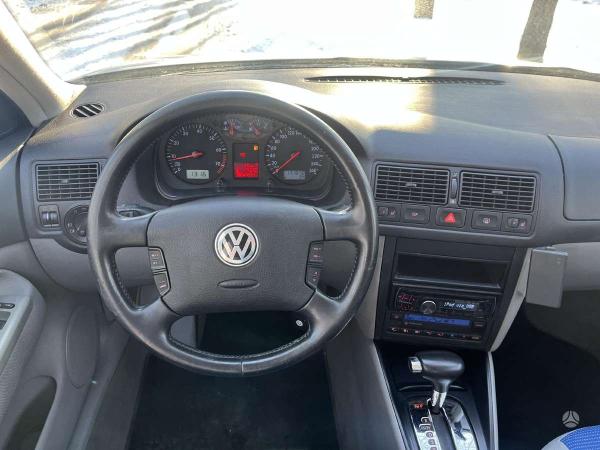 Pelēks Volkswagen Golf 2001 Marijampole, ar dzinēja tilpumu 1.60 L un nobraukumu 171 tūkst. km par 1600 €, foto 9 vietnē AUTOMOTO.COM.LV