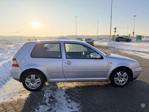 Grey Volkswagen Golf 2001 in Vilnius, with an engine capacity of 1.60 L and mileage of 239 thousand km for 950 €, photo 4 on AUTOMOTO.COM.LV
