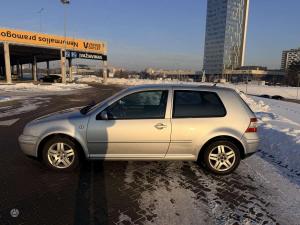 Grey Volkswagen Golf 2001 in Vilnius, with an engine capacity of 1.60 L and mileage of 239 thousand km for 950 €, photo 5 on AUTOMOTO.COM.LV