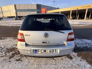Grey Volkswagen Golf 2001 in Vilnius, with an engine capacity of 1.60 L and mileage of 239 thousand km for 950 €, photo 8 on AUTOMOTO.COM.LV
