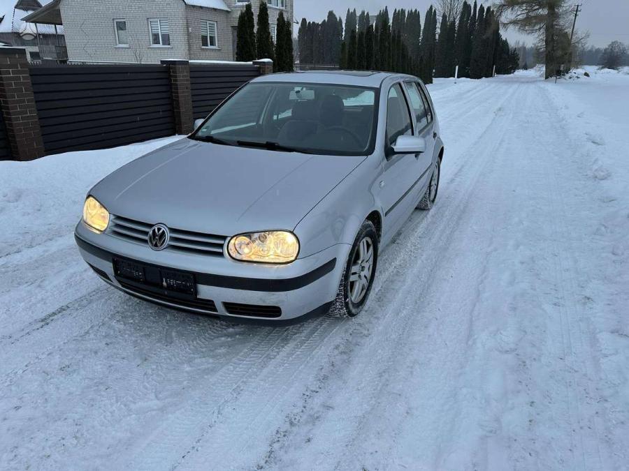 Серый Фольксваген Гольф 2001 в Мариямполе, объемом двигателя 1.60 л и пробегом 135 тыс. км за 1400 €, фото 1 на AUTOMOTO.COM.LV