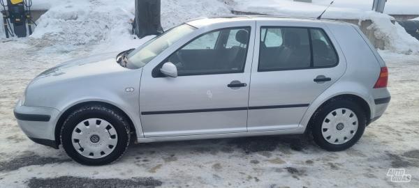 Grey Volkswagen Golf 2001 in Raseiniai, with an engine capacity of 1.60 L and mileage of 190 thousand km for 990 €, photo 2 on AUTOMOTO.COM.LV