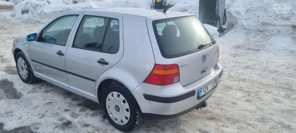 Grey Volkswagen Golf 2001 in Raseiniai, with an engine capacity of 1.60 L and mileage of 190 thousand km for 990 €, photo 3 on AUTOMOTO.COM.LV