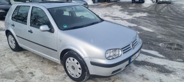 Grey Volkswagen Golf 2001 in Raseiniai, with an engine capacity of 1.60 L and mileage of 190 thousand km for 990 €, photo 4 on AUTOMOTO.COM.LV