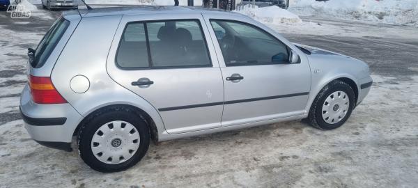 Grey Volkswagen Golf 2001 in Raseiniai, with an engine capacity of 1.60 L and mileage of 190 thousand km for 990 €, photo 5 on AUTOMOTO.COM.LV