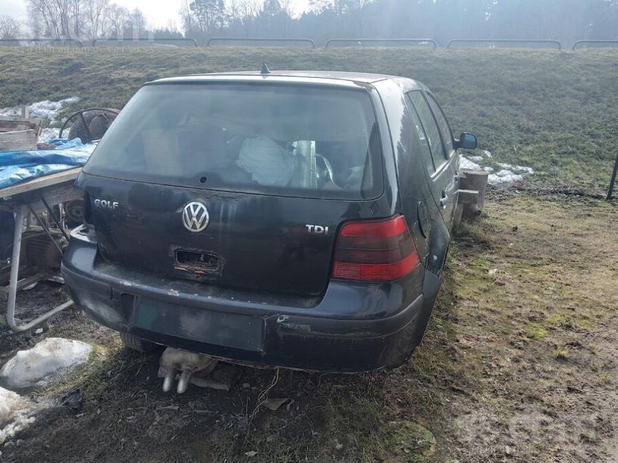 Grey Volkswagen Golf 2001 in Ogre, with an engine capacity of 1.90 L and mileage of 400 thousand km for 600 €, photo 8 on AUTOMOTO.COM.LV