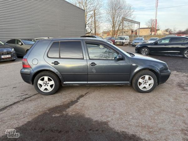 Pelēks Volkswagen Golf 2001 Viļņa, ar dzinēja tilpumu 1.90 L un nobraukumu 268 tūkst. km par 1000 €, foto 5 vietnē AUTOMOTO.COM.LV