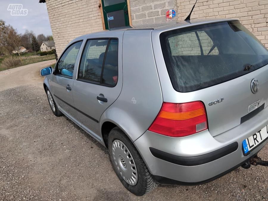 Grey Volkswagen Golf 2001 in Alytus, with an engine capacity of 1.40 L and mileage of 274 thousand km for 780 €, photo 5 on AUTOMOTO.COM.LV