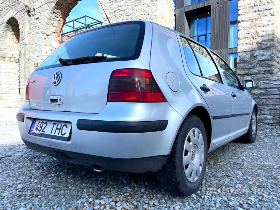Grey Volkswagen Golf 2001 in Tallinn, with an engine capacity of 1.40 L and mileage of 200 thousand km for 999 €, photo 4 on AUTOMOTO.COM.LV