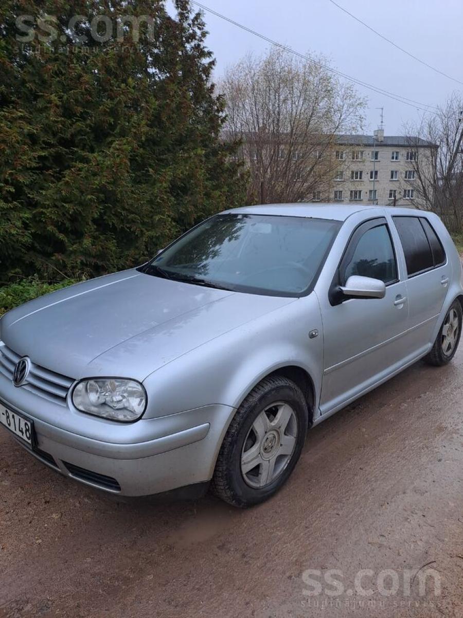 Pelēks Volkswagen Golf 2001 Ogre, ar dzinēja tilpumu 1.60 L un nobraukumu 434 tūkst. km par 1150 €, foto 1 vietnē AUTOMOTO.COM.LV