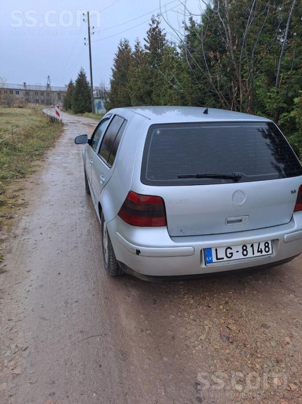 Pelēks Volkswagen Golf 2001 Ogre, ar dzinēja tilpumu 1.60 L un nobraukumu 434 tūkst. km par 1150 €, foto 3 vietnē AUTOMOTO.COM.LV