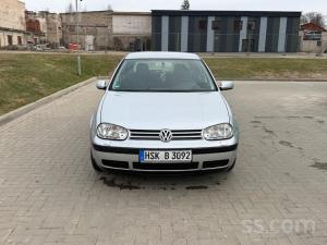 Grey Volkswagen Golf 2001 in Ludza, with an engine capacity of 1.60 L and mileage of 231 thousand km for 2750 €, photo 1 on AUTOMOTO.COM.LV