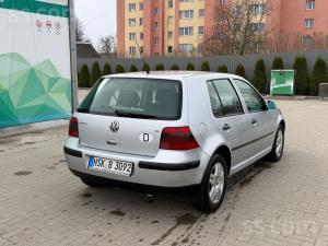Grey Volkswagen Golf 2001 in Ludza, with an engine capacity of 1.60 L and mileage of 231 thousand km for 2750 €, photo 3 on AUTOMOTO.COM.LV