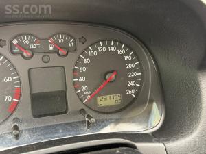 Grey Volkswagen Golf 2001 in Ludza, with an engine capacity of 1.60 L and mileage of 231 thousand km for 2750 €, photo 10 on AUTOMOTO.COM.LV