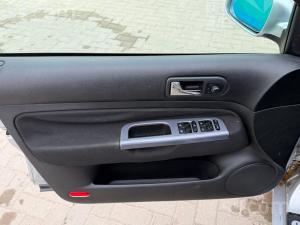 Grey Volkswagen Golf 2001 in Ludza, with an engine capacity of 1.60 L and mileage of 231 thousand km for 2750 €, photo 11 on AUTOMOTO.COM.LV