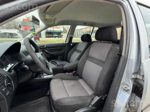 Grey Volkswagen Golf 2001 in Ludza, with an engine capacity of 1.60 L and mileage of 231 thousand km for 2750 €, photo 16 on AUTOMOTO.COM.LV