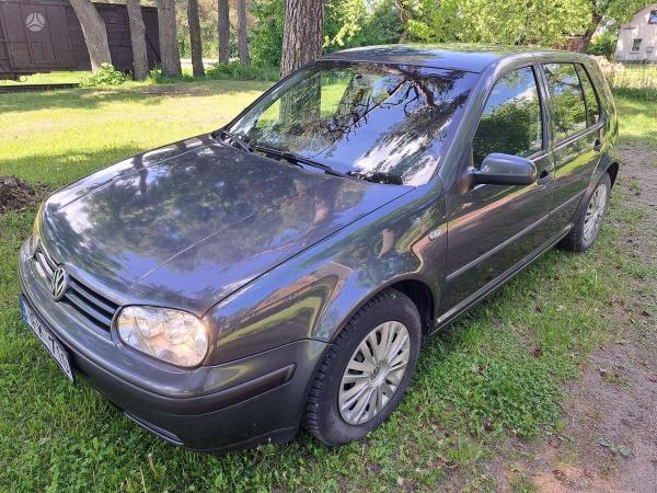 Pelēks Volkswagen Golf 2001 Utena, ar dzinēja tilpumu 1.90 L un nobraukumu 300 tūkst. km par 1650 €, foto 2 vietnē AUTOMOTO.COM.LV