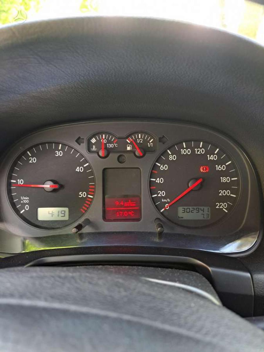 Grey Volkswagen Golf 2001 in Utena, with an engine capacity of 1.90 L and mileage of 300 thousand km for 1650 €, photo 9 on AUTOMOTO.COM.LV