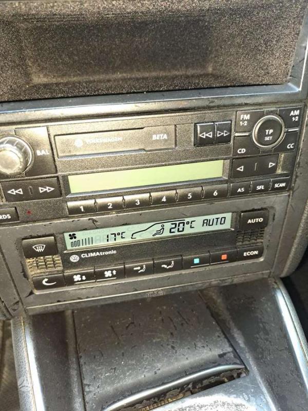 Pelēks Volkswagen Golf 2001 Utena, ar dzinēja tilpumu 1.90 L un nobraukumu 300 tūkst. km par 1650 €, foto 9 vietnē AUTOMOTO.COM.LV