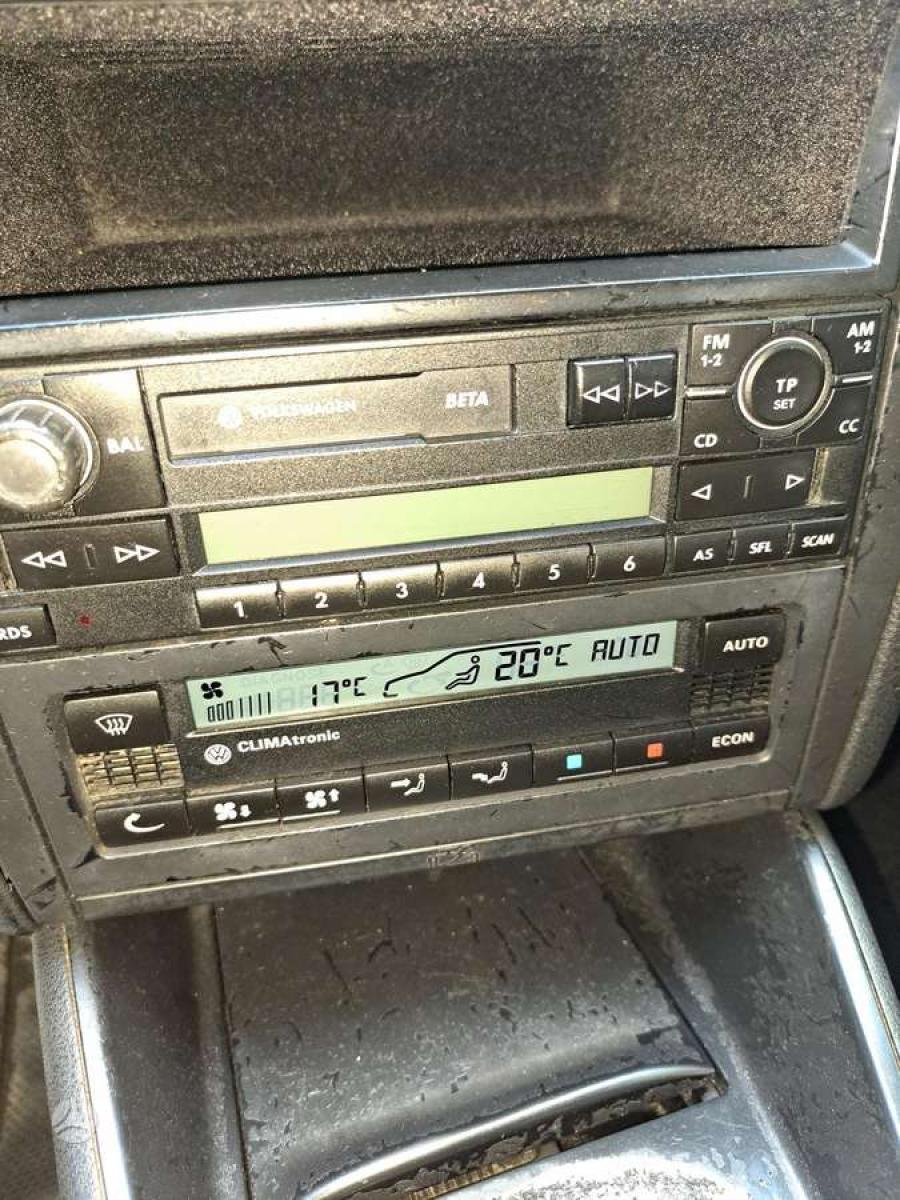 Grey Volkswagen Golf 2001 in Utena, with an engine capacity of 1.90 L and mileage of 300 thousand km for 1650 €, photo 10 on AUTOMOTO.COM.LV