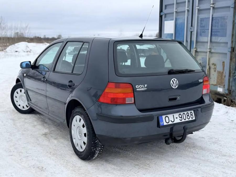 Grey Volkswagen Golf 2001 in Riga, with an engine capacity of 1.90 L and mileage of 311 thousand km for 2800 €, photo 3 on AUTOMOTO.COM.LV