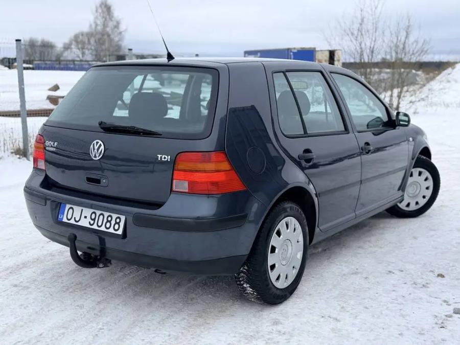 Grey Volkswagen Golf 2001 in Riga, with an engine capacity of 1.90 L and mileage of 311 thousand km for 2800 €, photo 5 on AUTOMOTO.COM.LV