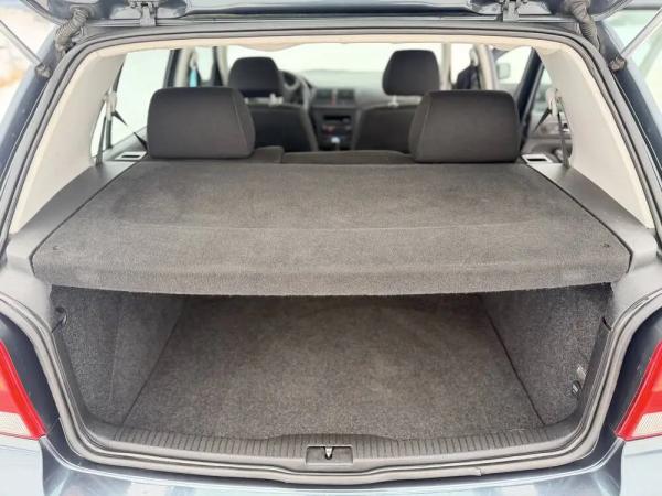 Grey Volkswagen Golf 2001 in Riga, with an engine capacity of 1.90 L and mileage of 311 thousand km for 2800 €, photo 5 on AUTOMOTO.COM.LV