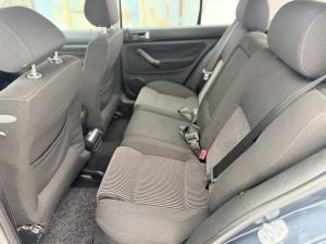 Grey Volkswagen Golf 2001 in Riga, with an engine capacity of 1.90 L and mileage of 311 thousand km for 2800 €, photo 8 on AUTOMOTO.COM.LV