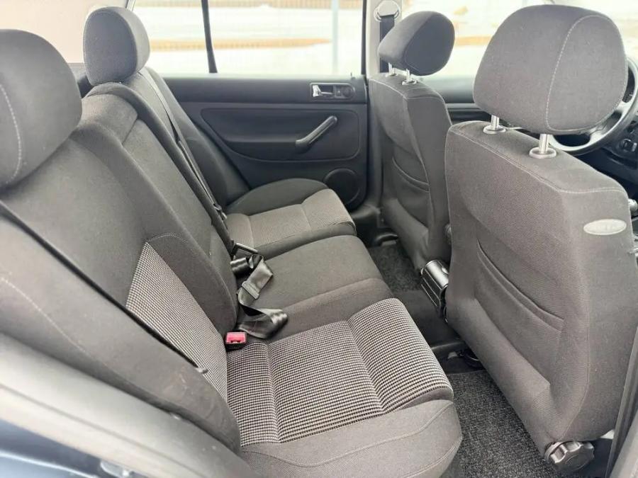 Grey Volkswagen Golf 2001 in Riga, with an engine capacity of 1.90 L and mileage of 311 thousand km for 2800 €, photo 12 on AUTOMOTO.COM.LV