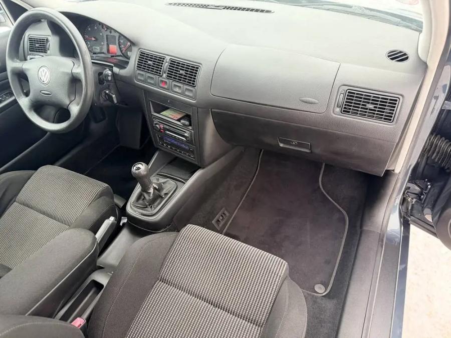 Grey Volkswagen Golf 2001 in Riga, with an engine capacity of 1.90 L and mileage of 311 thousand km for 2800 €, photo 14 on AUTOMOTO.COM.LV
