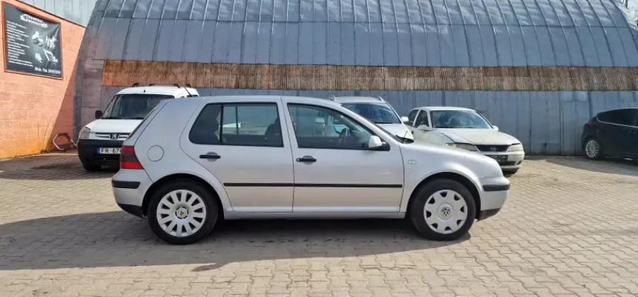 Grey Volkswagen Golf 2001 in Valmiera, with an engine capacity of 1.90 L and mileage of 390 thousand km for 1550 €, photo 3 on AUTOMOTO.COM.LV