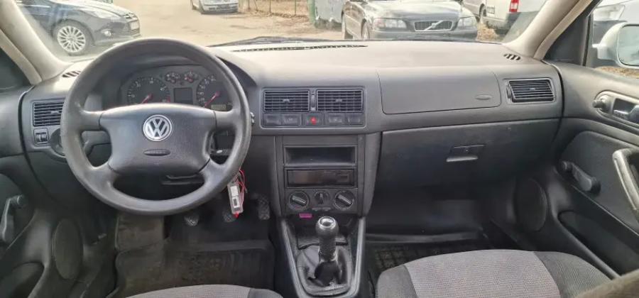 Grey Volkswagen Golf 2001 in Valmiera, with an engine capacity of 1.90 L and mileage of 390 thousand km for 1550 €, photo 8 on AUTOMOTO.COM.LV