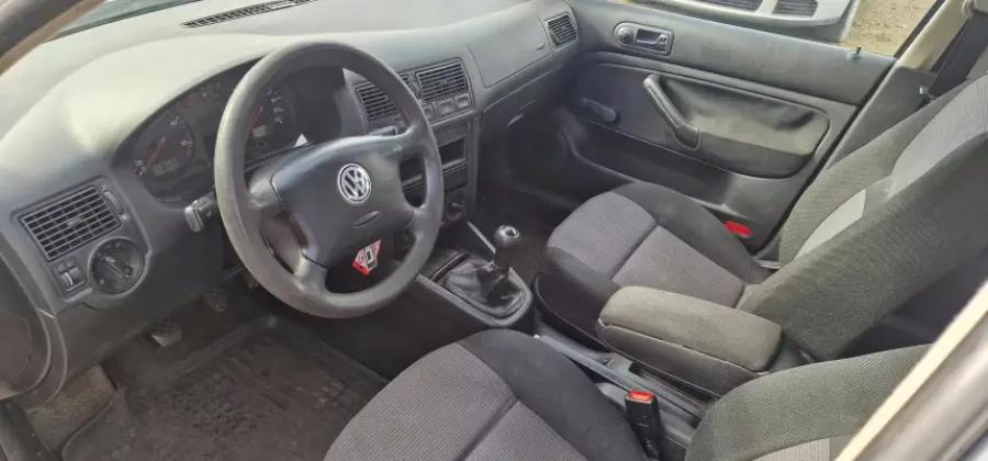 Grey Volkswagen Golf 2001 in Valmiera, with an engine capacity of 1.90 L and mileage of 390 thousand km for 1550 €, photo 9 on AUTOMOTO.COM.LV