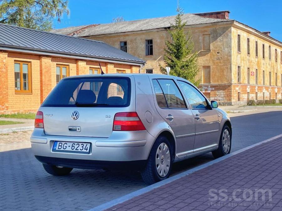Pelēks Volkswagen Golf 2001 Daugavpils, ar dzinēja tilpumu 2.00 L un nobraukumu 297 tūkst. km par 1650 €, foto 4 vietnē AUTOMOTO.COM.LV