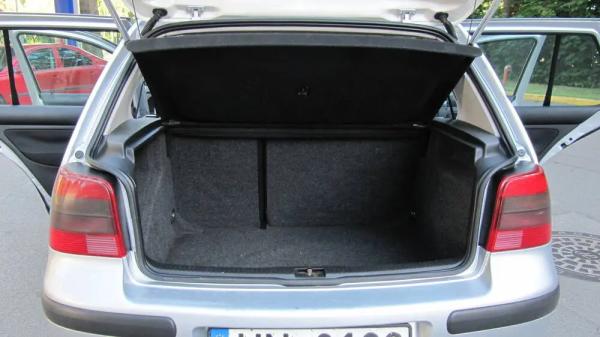 Grey Volkswagen Golf 2001 in Riga, with an engine capacity of 1.90 L and mileage of 355 thousand km for 1250 €, photo 4 on AUTOMOTO.COM.LV