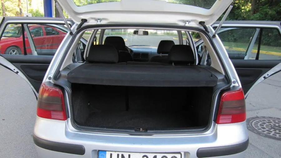 Pelēks Volkswagen Golf 2001 Rīga, ar dzinēja tilpumu 1.90 L un nobraukumu 355 tūkst. km par 1250 €, foto 6 vietnē AUTOMOTO.COM.LV