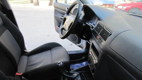 Grey Volkswagen Golf 2001 in Riga, with an engine capacity of 1.90 L and mileage of 355 thousand km for 1250 €, photo 7 on AUTOMOTO.COM.LV