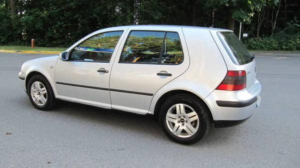 Grey Volkswagen Golf 2001 in Riga, with an engine capacity of 1.90 L and mileage of 355 thousand km for 1250 €, photo 10 on AUTOMOTO.COM.LV