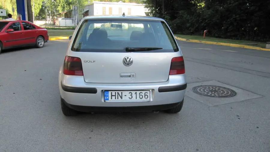 Pelēks Volkswagen Golf 2001 Rīga, ar dzinēja tilpumu 1.90 L un nobraukumu 355 tūkst. km par 1250 €, foto 12 vietnē AUTOMOTO.COM.LV