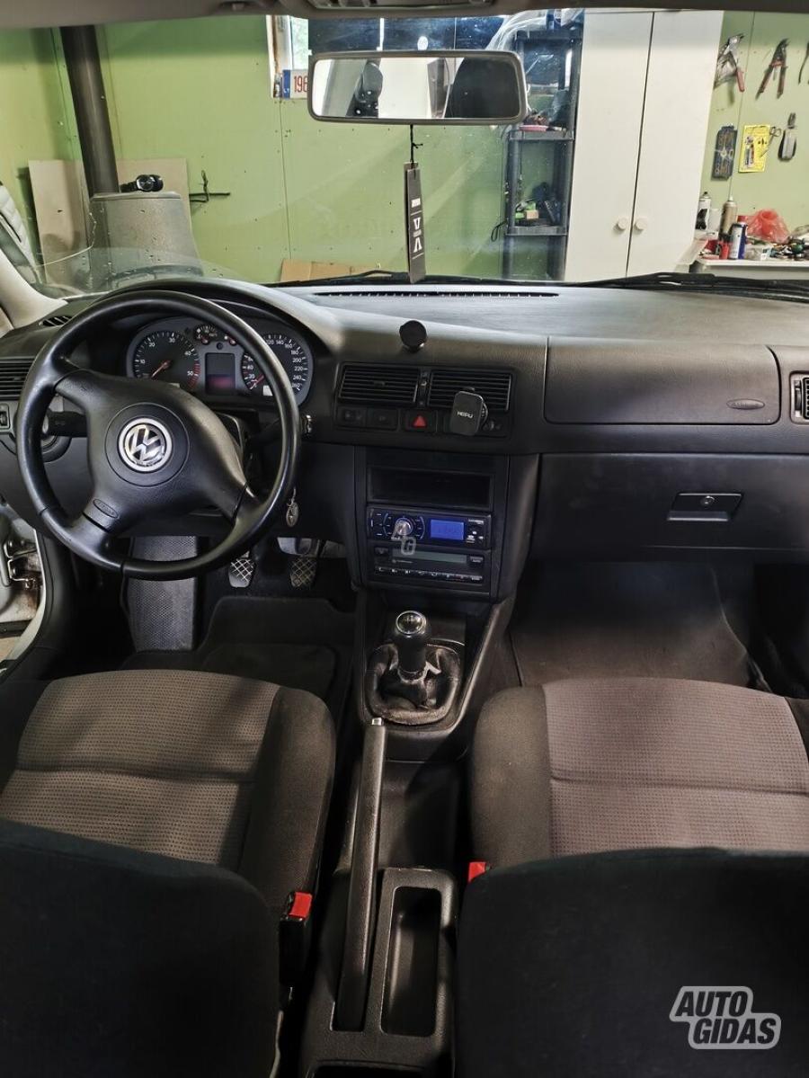 Grey Volkswagen Golf 2001 in Vilnius, with an engine capacity of 1.90 L and mileage of 403 thousand km for 850 €, photo 8 on AUTOMOTO.COM.LV