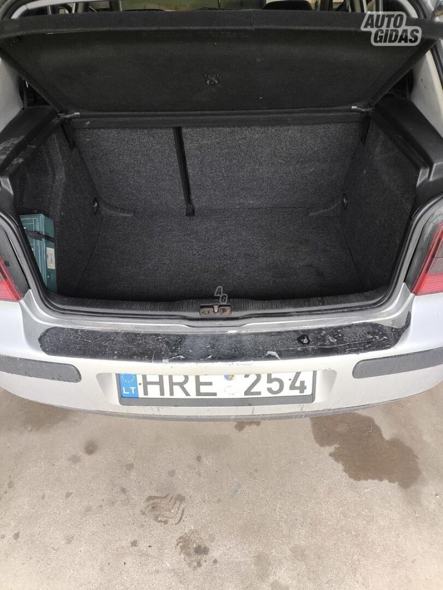 Grey Volkswagen Golf 2001 in Vilnius, with an engine capacity of 1.90 L and mileage of 403 thousand km for 850 €, photo 9 on AUTOMOTO.COM.LV