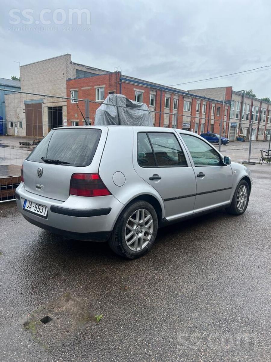Pelēks Volkswagen Golf 2001 Dobele, ar dzinēja tilpumu 1.90 L un nobraukumu 313 tūkst. km par 900 €, foto 7 vietnē AUTOMOTO.COM.LV