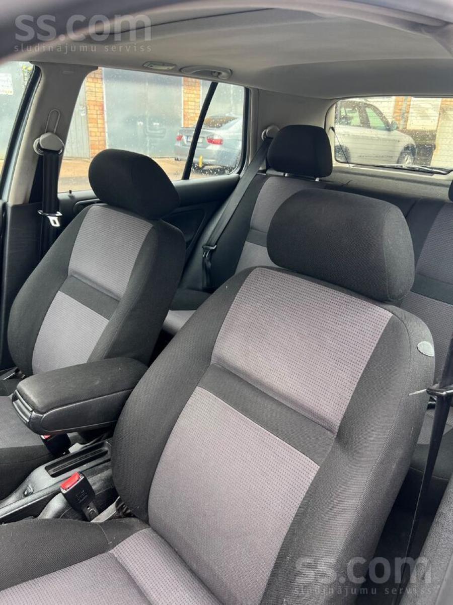 Pelēks Volkswagen Golf 2001 Dobele, ar dzinēja tilpumu 1.90 L un nobraukumu 313 tūkst. km par 900 €, foto 12 vietnē AUTOMOTO.COM.LV
