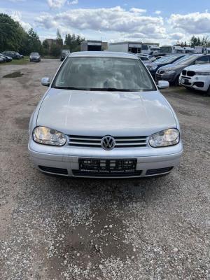 Pelēks Volkswagen Golf 2001 Jurbarkas, ar dzinēja tilpumu 1.60 L un nobraukumu 245 tūkst. km par 1499 €, foto  vietnē AUTOMOTO.COM.LV