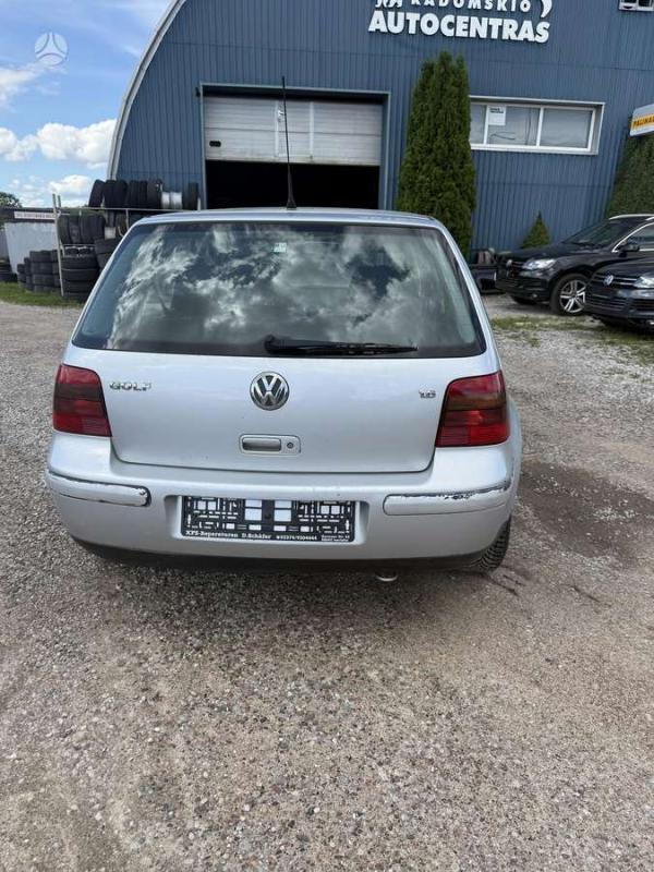 Pelēks Volkswagen Golf 2001 Jurbarkas, ar dzinēja tilpumu 1.60 L un nobraukumu 245 tūkst. km par 1499 €, foto 3 vietnē AUTOMOTO.COM.LV