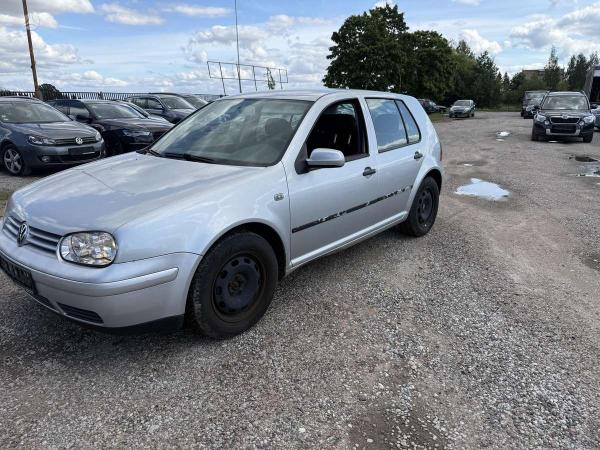 Pelēks Volkswagen Golf 2001 Jurbarkas, ar dzinēja tilpumu 1.60 L un nobraukumu 245 tūkst. km par 1499 €, foto 6 vietnē AUTOMOTO.COM.LV