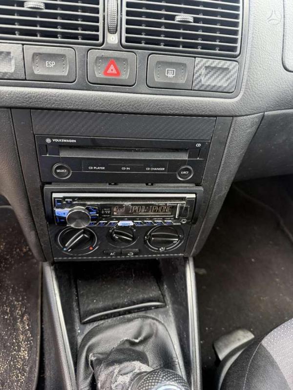Pelēks Volkswagen Golf 2001 Jurbarkas, ar dzinēja tilpumu 1.60 L un nobraukumu 245 tūkst. km par 1499 €, foto 8 vietnē AUTOMOTO.COM.LV